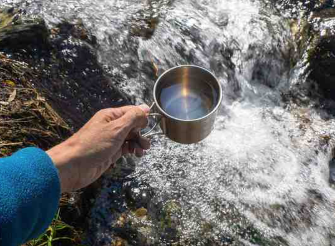 Beneficios y consideraciones del agua de mineralización muy débil ...